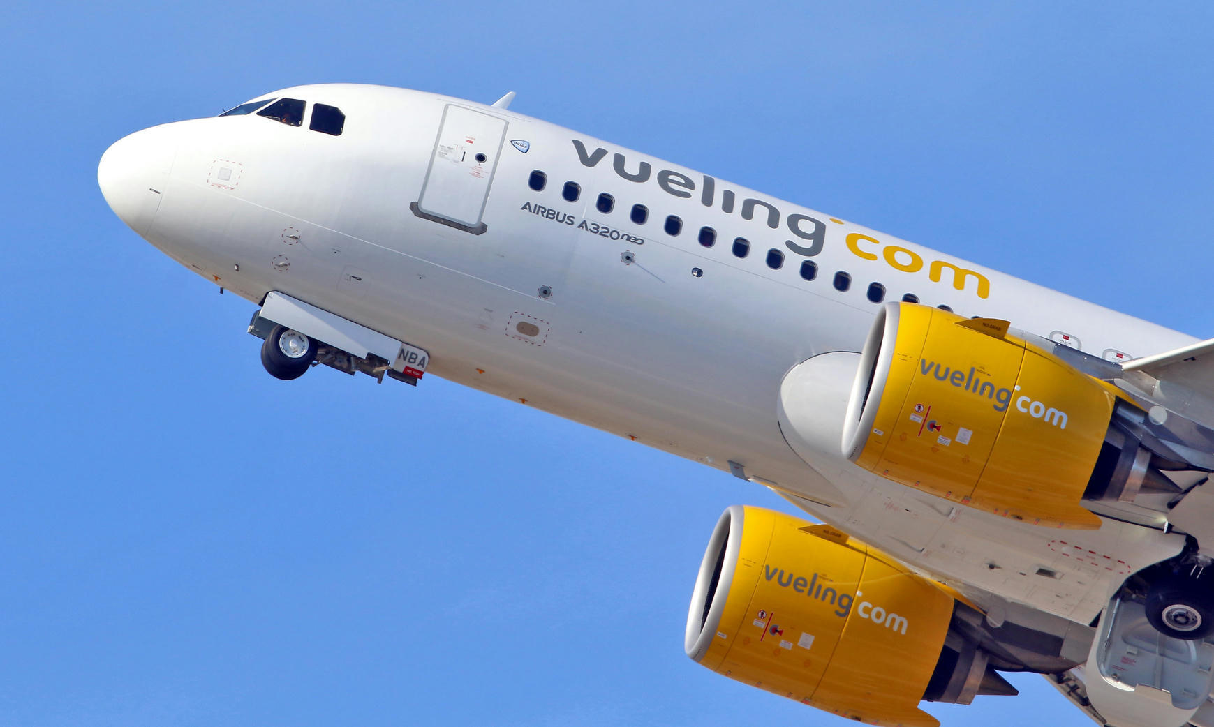 Vueling recrute 50 stewards et hôtesses d...