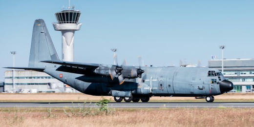 Collins Aerospace certifie son premier avion C-...