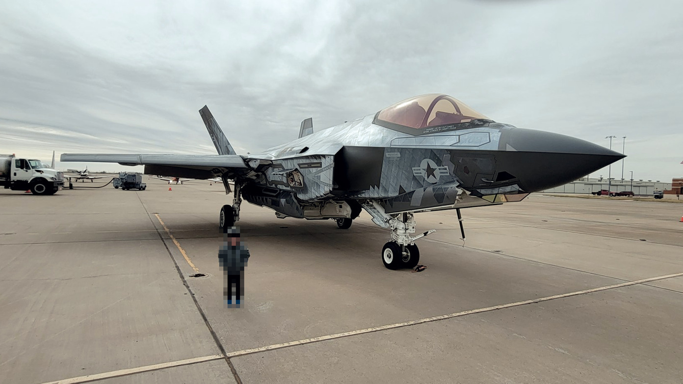 Newly Emerged Photos Show F-35C’s Mirror-...
