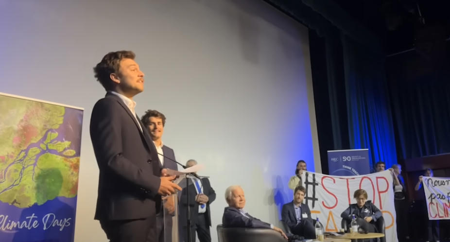 Des étudiants d'HEC interrompent les Cli...
