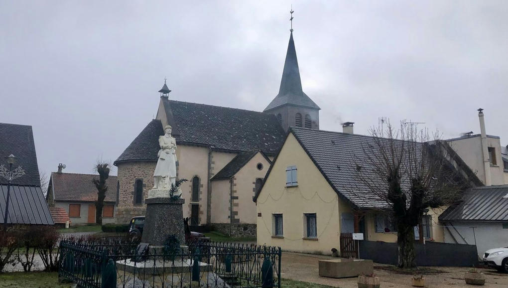 Dans le Puy-de-Dôme, le village de Cros r...