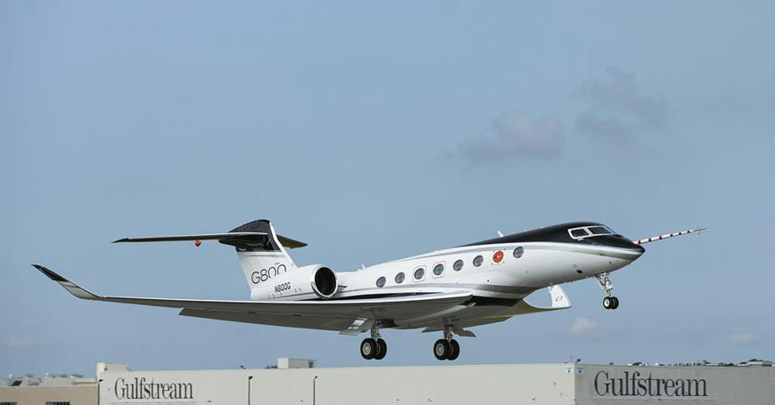 Gulfstream’s G800 completes maiden flight...