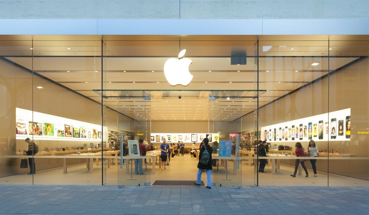 Controversial Apple ad ranks low with consumers...