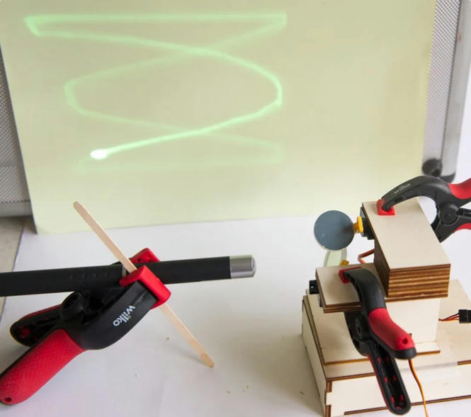 Build your Own: Arduino Laser Sky Writer - LibC...