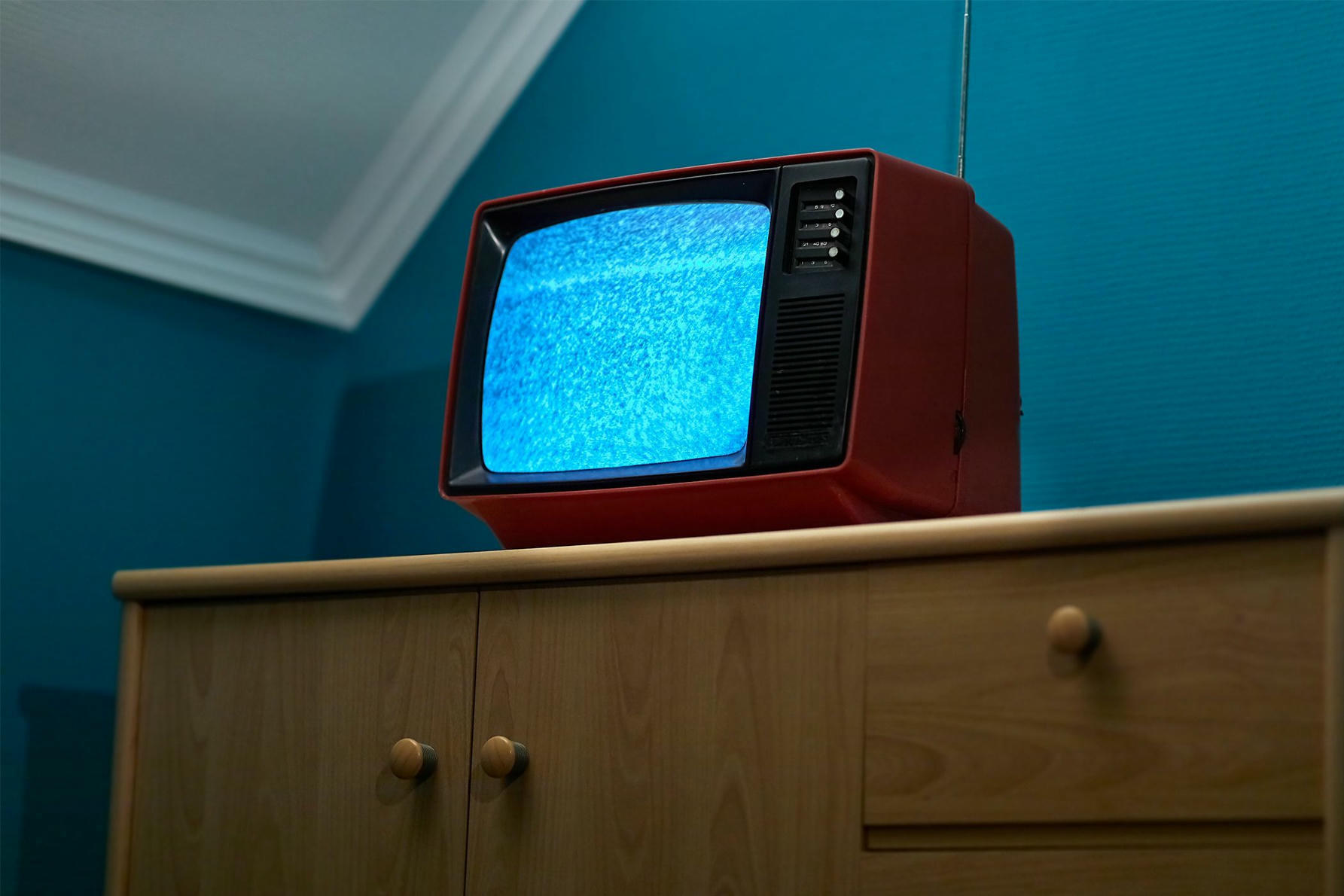 5 Things You Can Do with That Old TV You Stuffe...