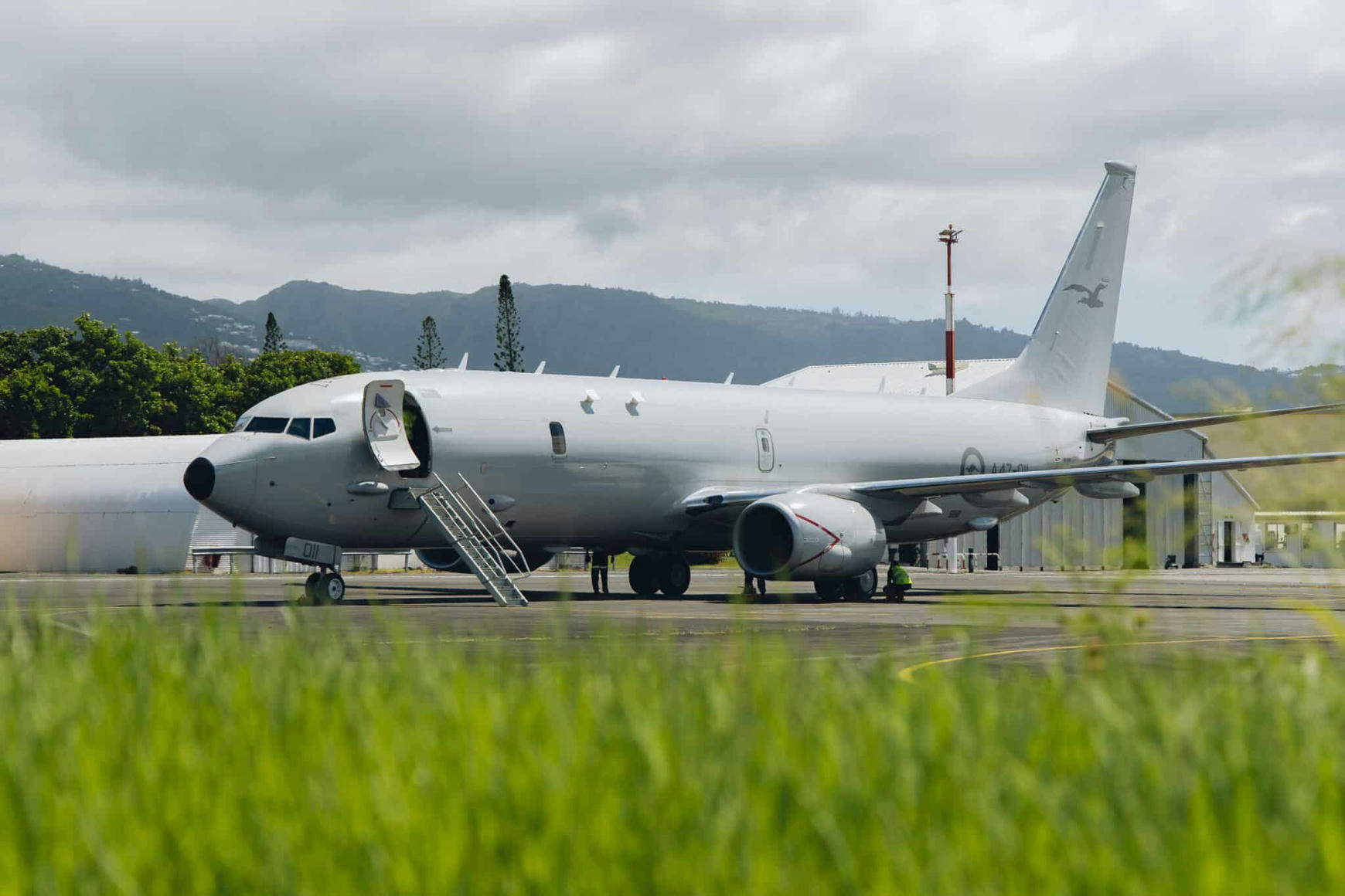 Australian P-8A Makes Inaugural Visit to R&eacu...