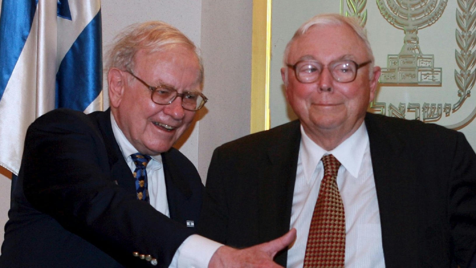 Warren Buffett's Right-Hand Man Charlie Munger ...