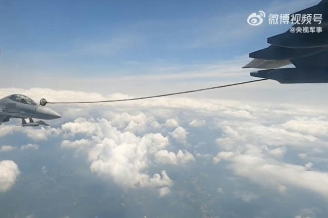 PLAAF unveils YY-20 air-to-air tanker aircraft ...