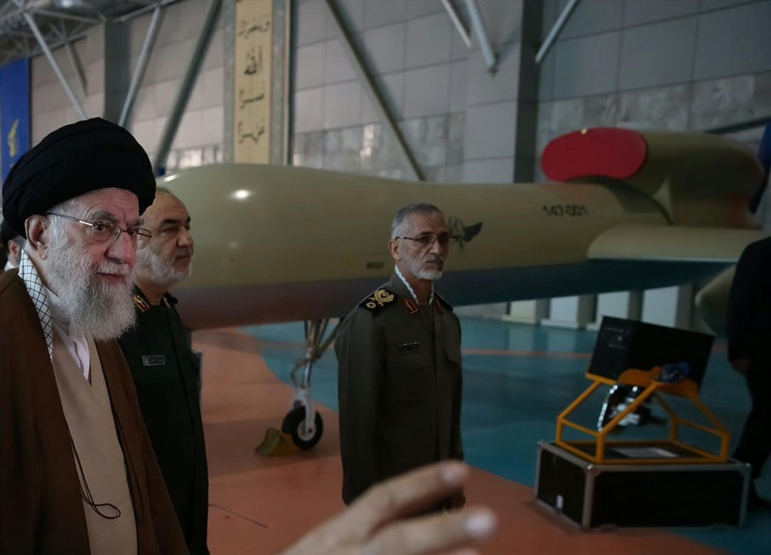 Iran debuts its Shahed-147 spy drone | DEFENSE ...
