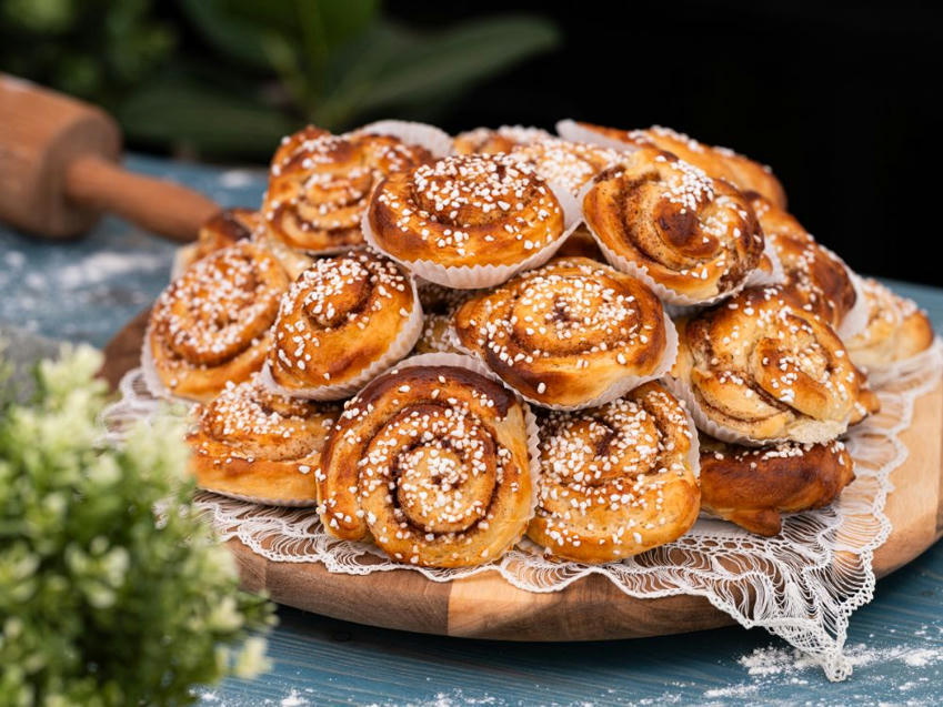 Kanelbullar recept - baka goda och saftiga bull...