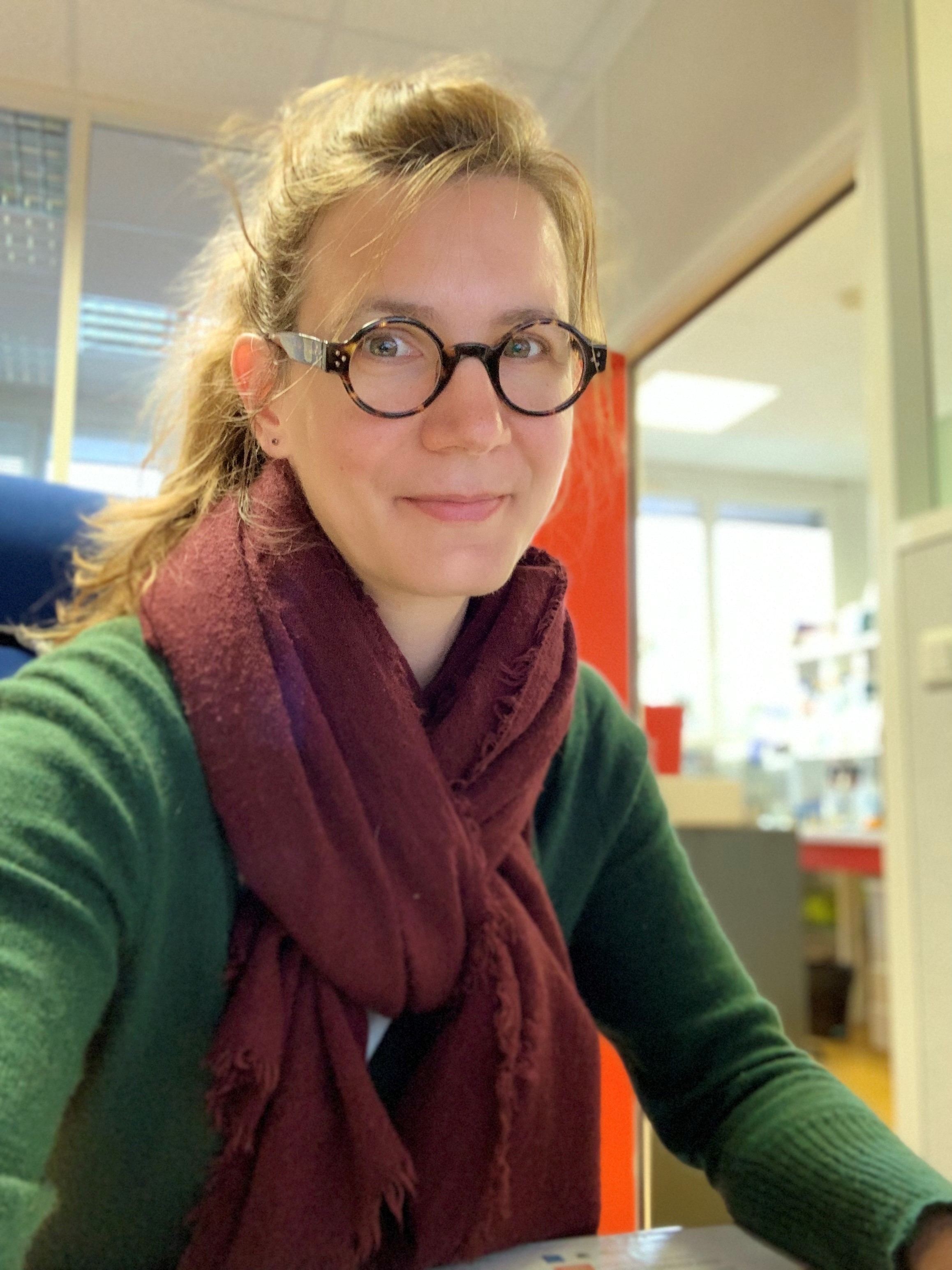 Portrait Jeune Chercheuse - Virginie Ropars, in...