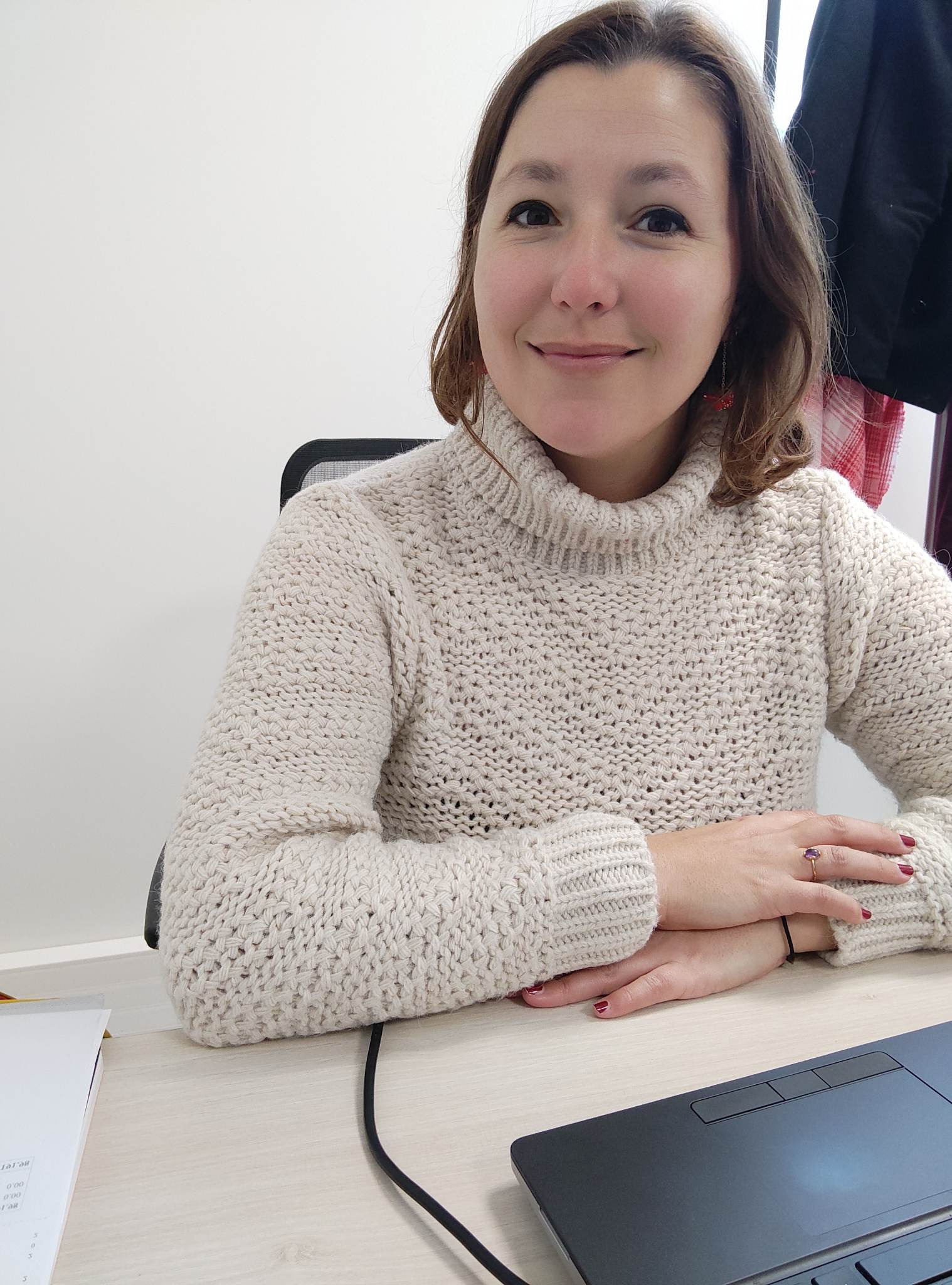 Portrait Jeune Chercheuse – Sarah Ben Sad...