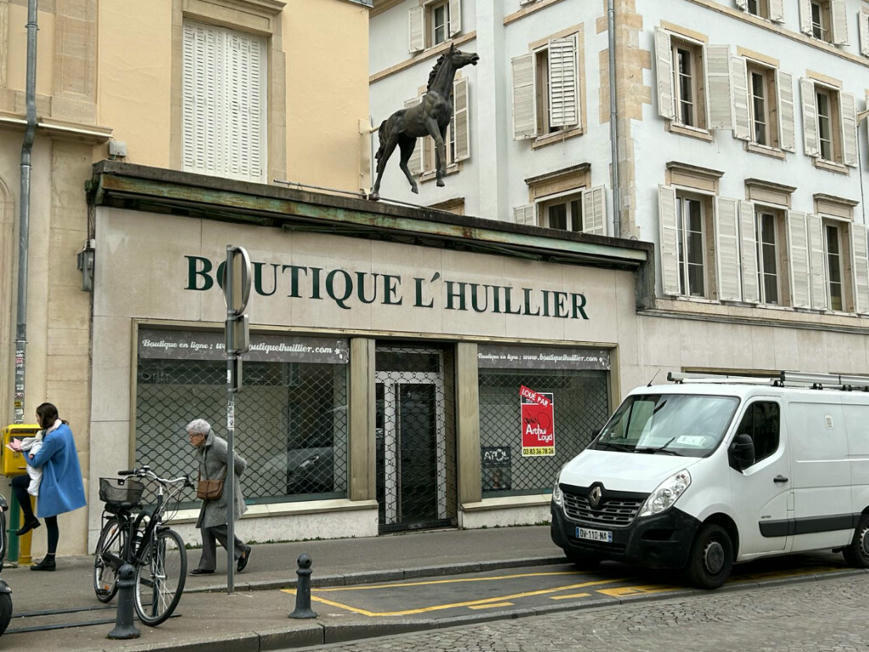 Nancy. Fermé depuis un an, ce magasin hi...