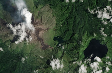 New Lava Flow on Bagana Volcano | Geology.com | geograngu
