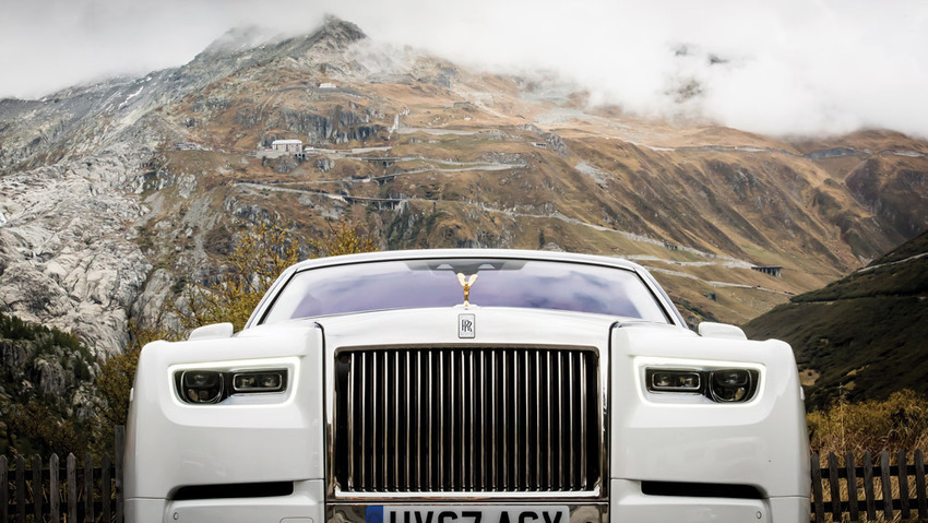 Test Drives the New Rolls-Royce Phantom in Swit...