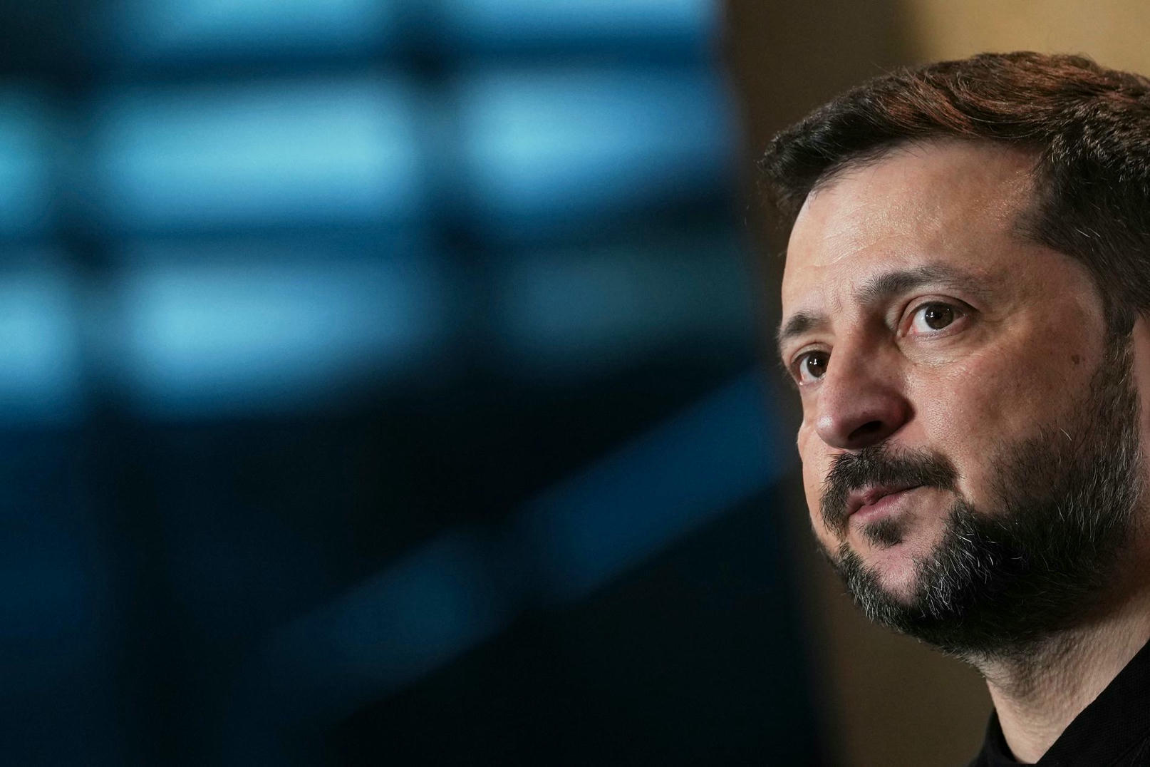 Uppgifter: Zelenskyj öppnar för val i...