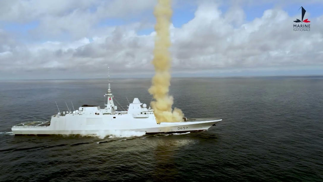 VIDEO - La FREMM DA Lorraine tire un Aster 30