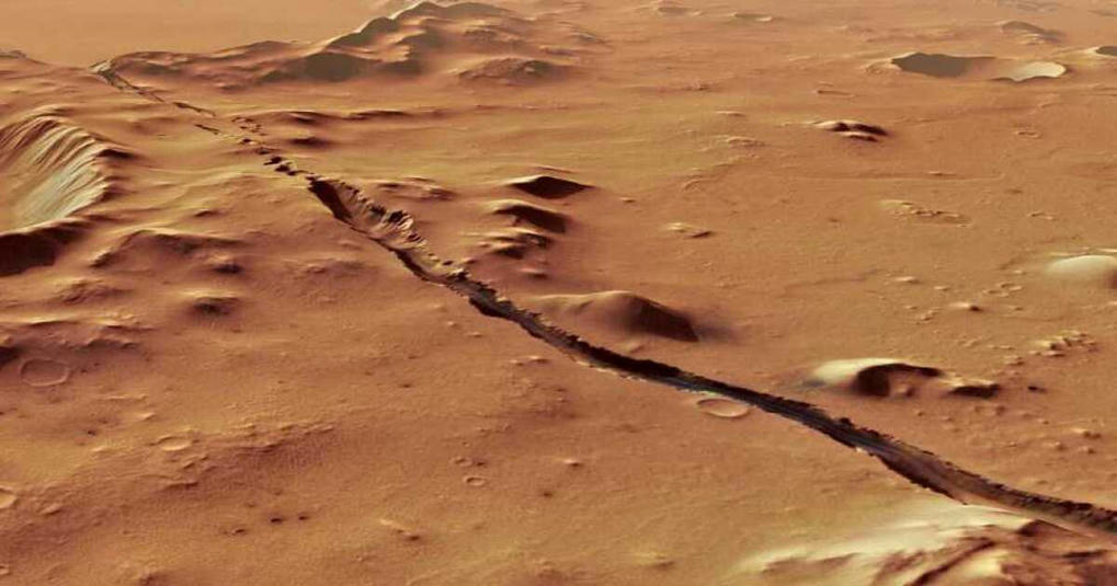 Giant magma plume reveals Mars may not be a dea...
