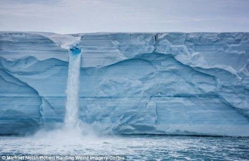 Sentinel spots ‘extraordinary’ polar melt: Satellite reveals that Earth ...