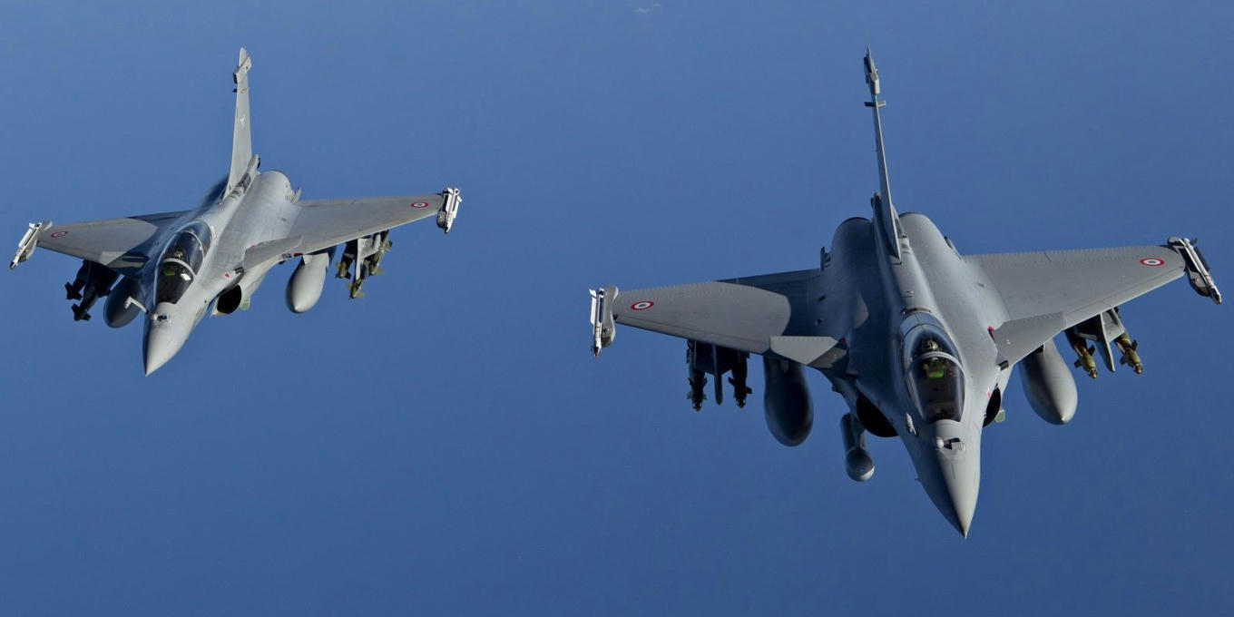 Le Rafale F4 oui, le Mirage 2000-5 non | DEFENS...