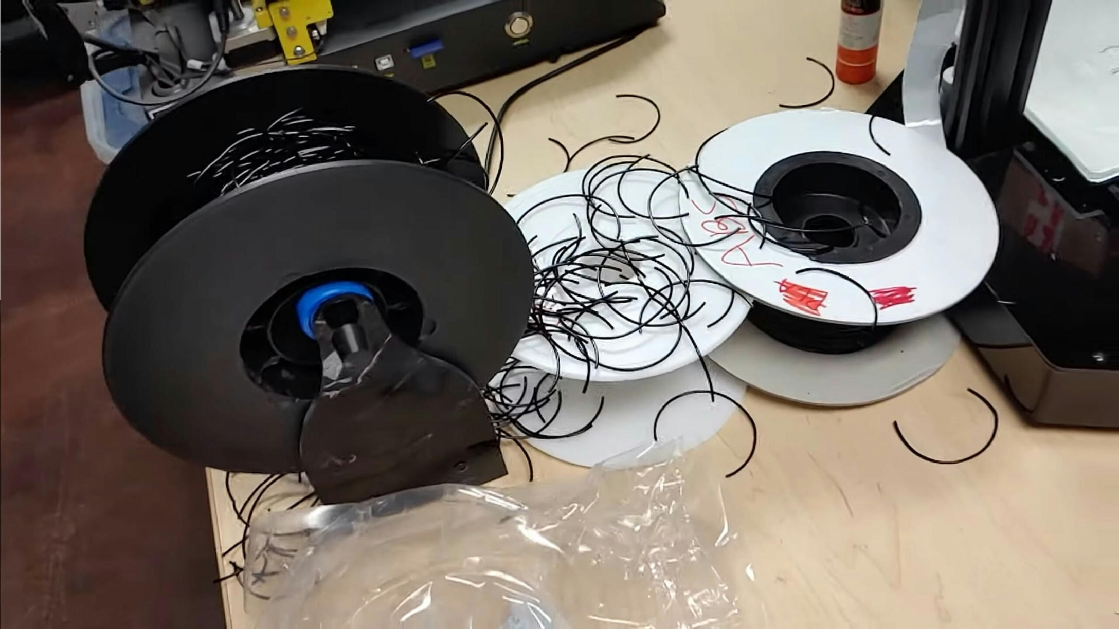 17 Epic 3D Printing Fails (& Why They Faile...