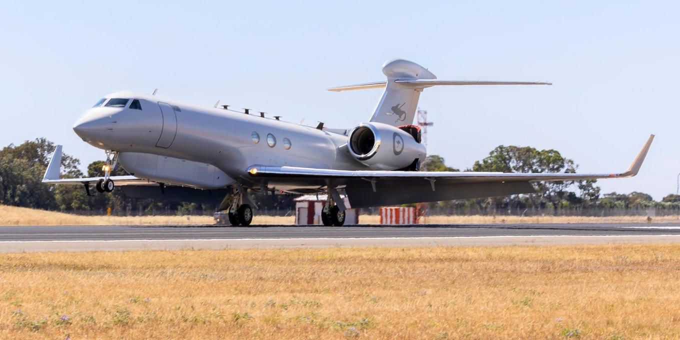 L3Harris livre le premier avion espion MC-55 Pe...