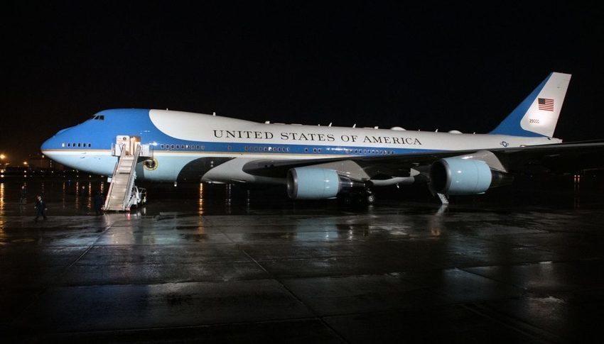 Boeing to build two new 747-8 aircraft for pres...