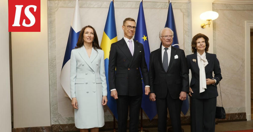 Ruotsin kuningas Kaarle Kustaa ja kuningatar Si...