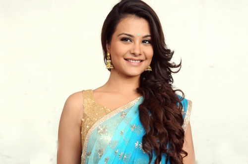 Naziya Photos | Naziya Stills | Naziya Images | Naziya Gallery | Naziya ...