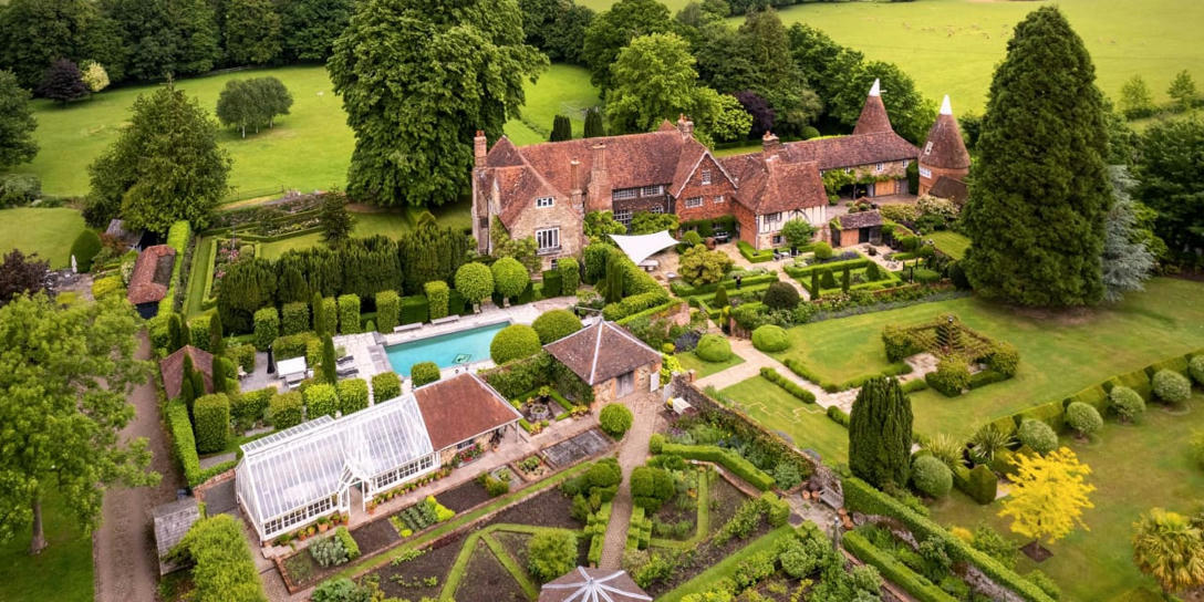 A 500-Year-Old Timber-Frame English Manor Selli...