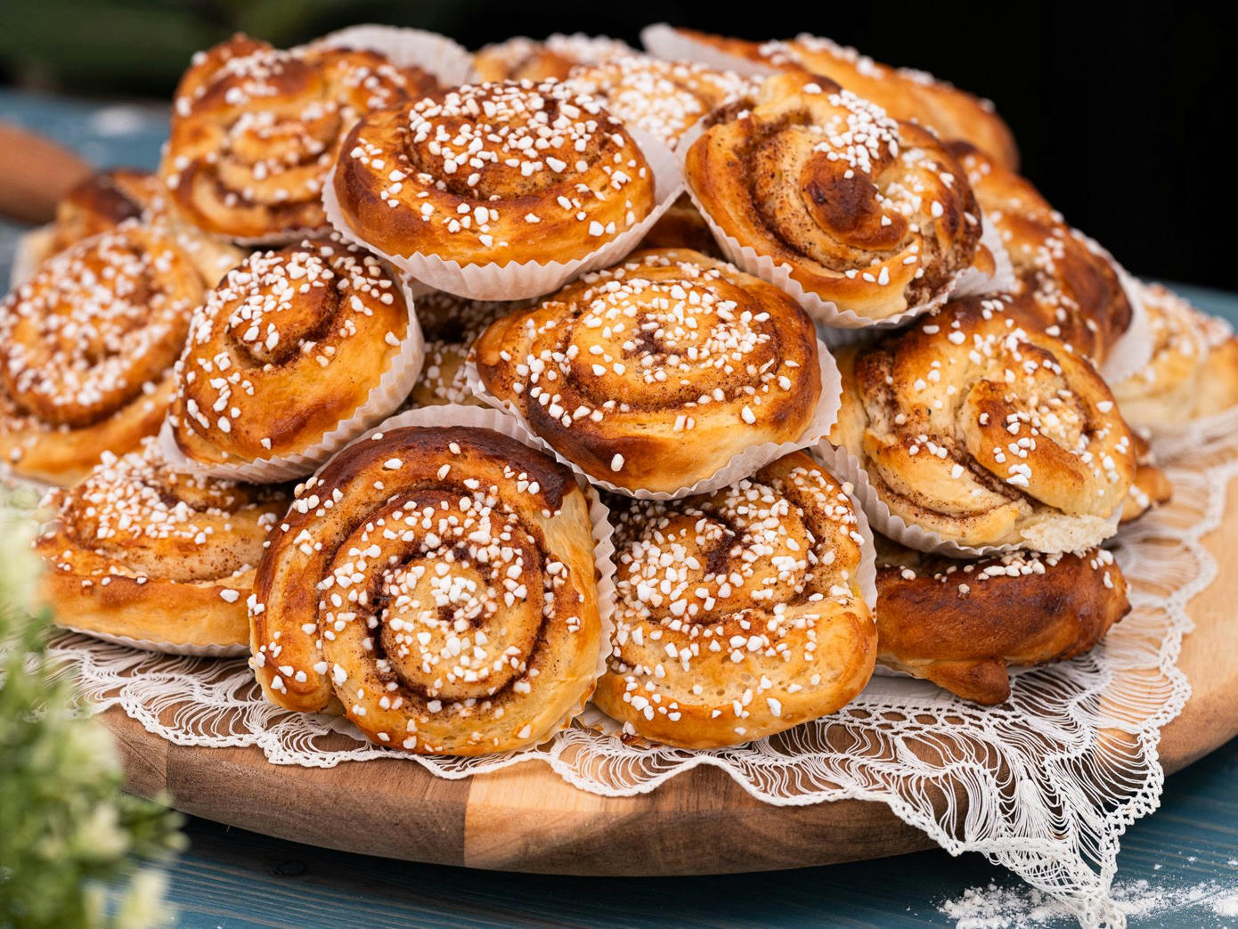 Kanelbullar recept - baka goda och saftiga bull...