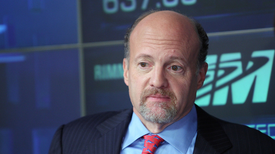 CNBC’s Jim Cramer uses this chart to pred...